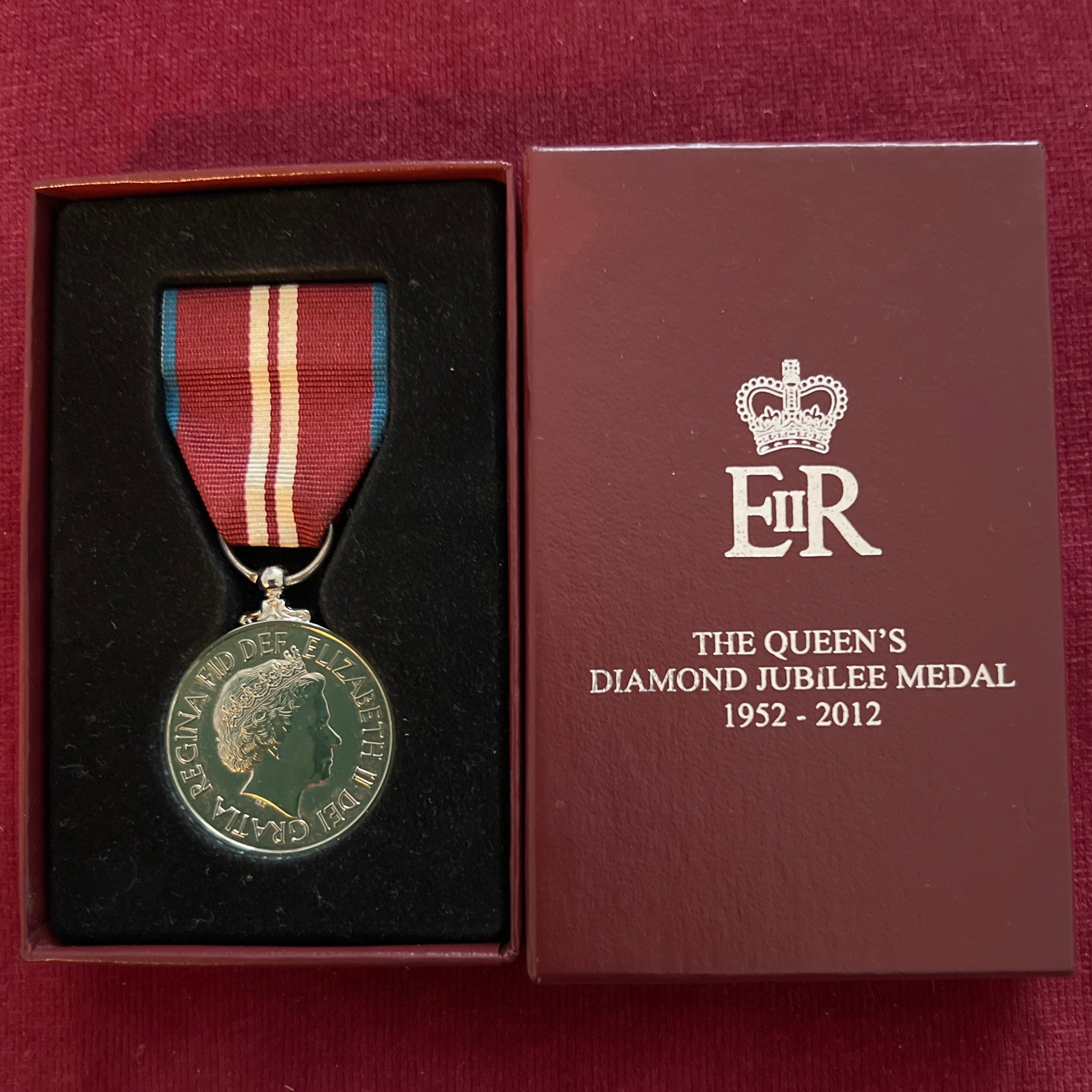 Queen Elizabeth II Diamond Jubilee Medal, 1952-2012 – BuyMilitaryMedals.com