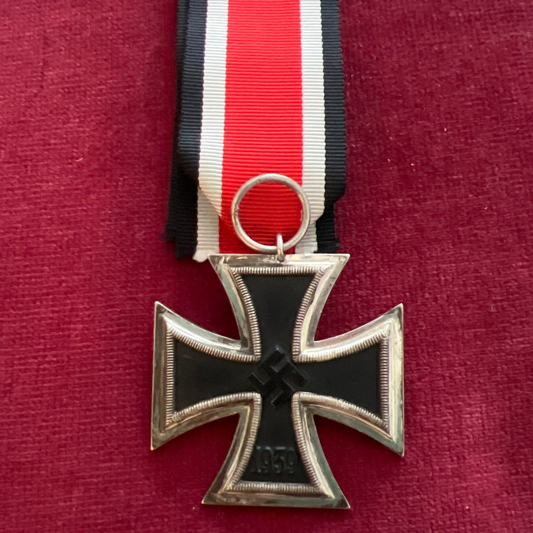 Nazi Germany, Iron Cross 1939-45, unmarked, a good example ...