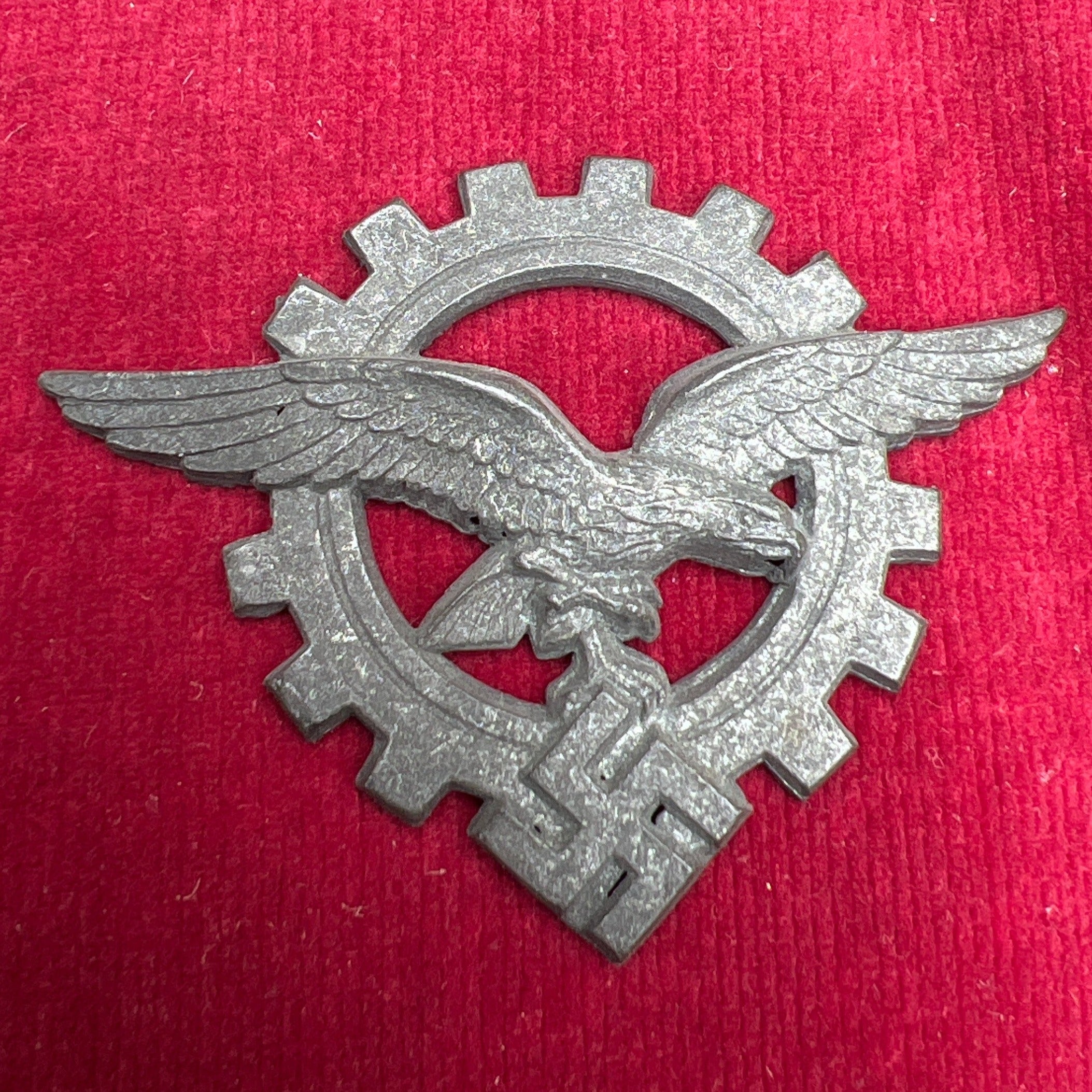 Nazi Germany, Luftwaffe Mechanics Badge, no pins but scarce ...