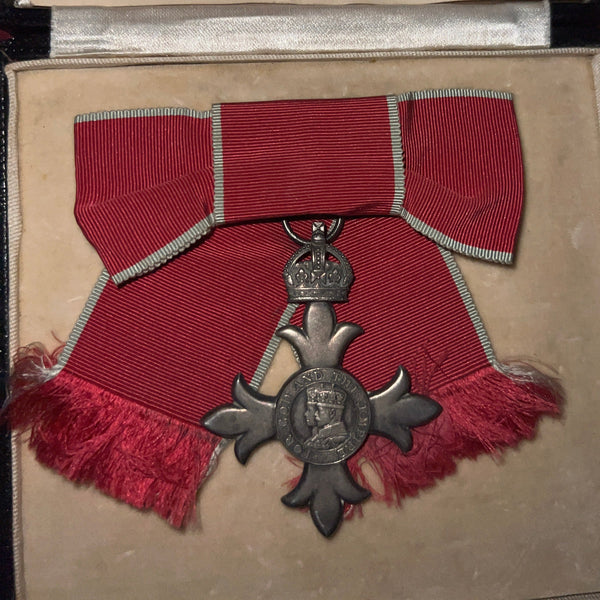 Member of the Order of the British Empire (MBE), ladies', 1937-52 ...