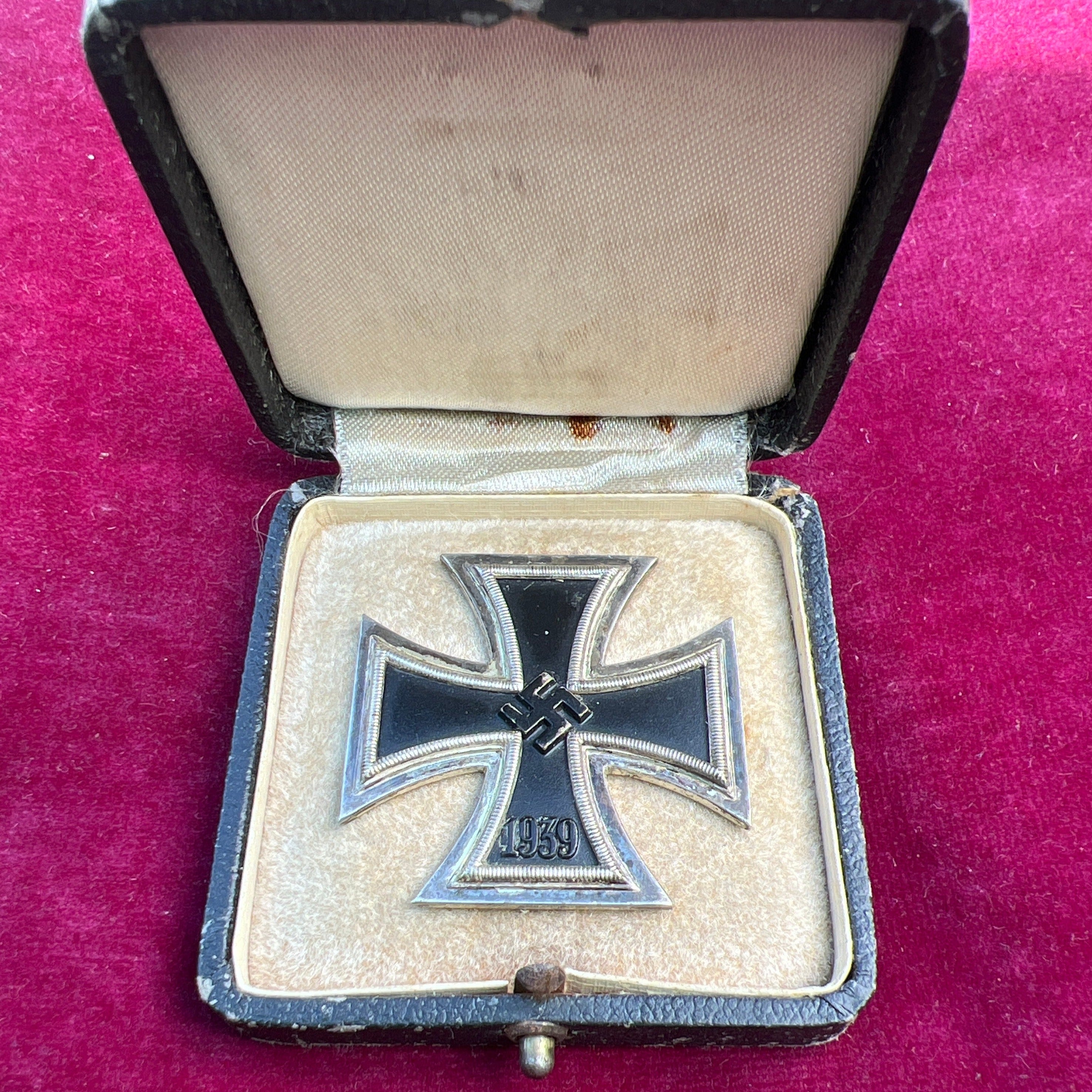 Nazi Germany, Iron Cross, in original case of issue – BuyMilitaryMedals.com