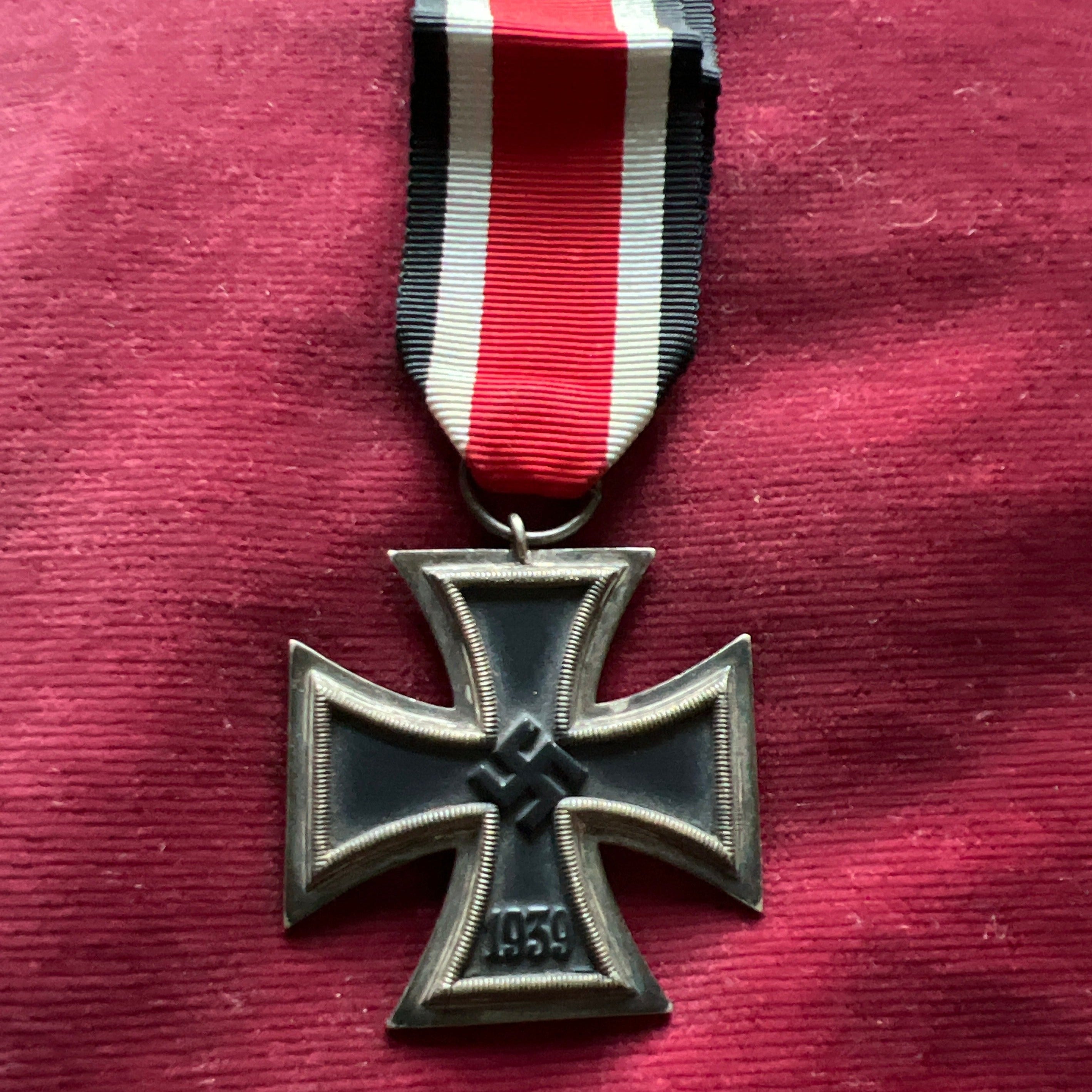 Nazi Germany, Iron Cross 1939-45, 2nd class, unmarked ...