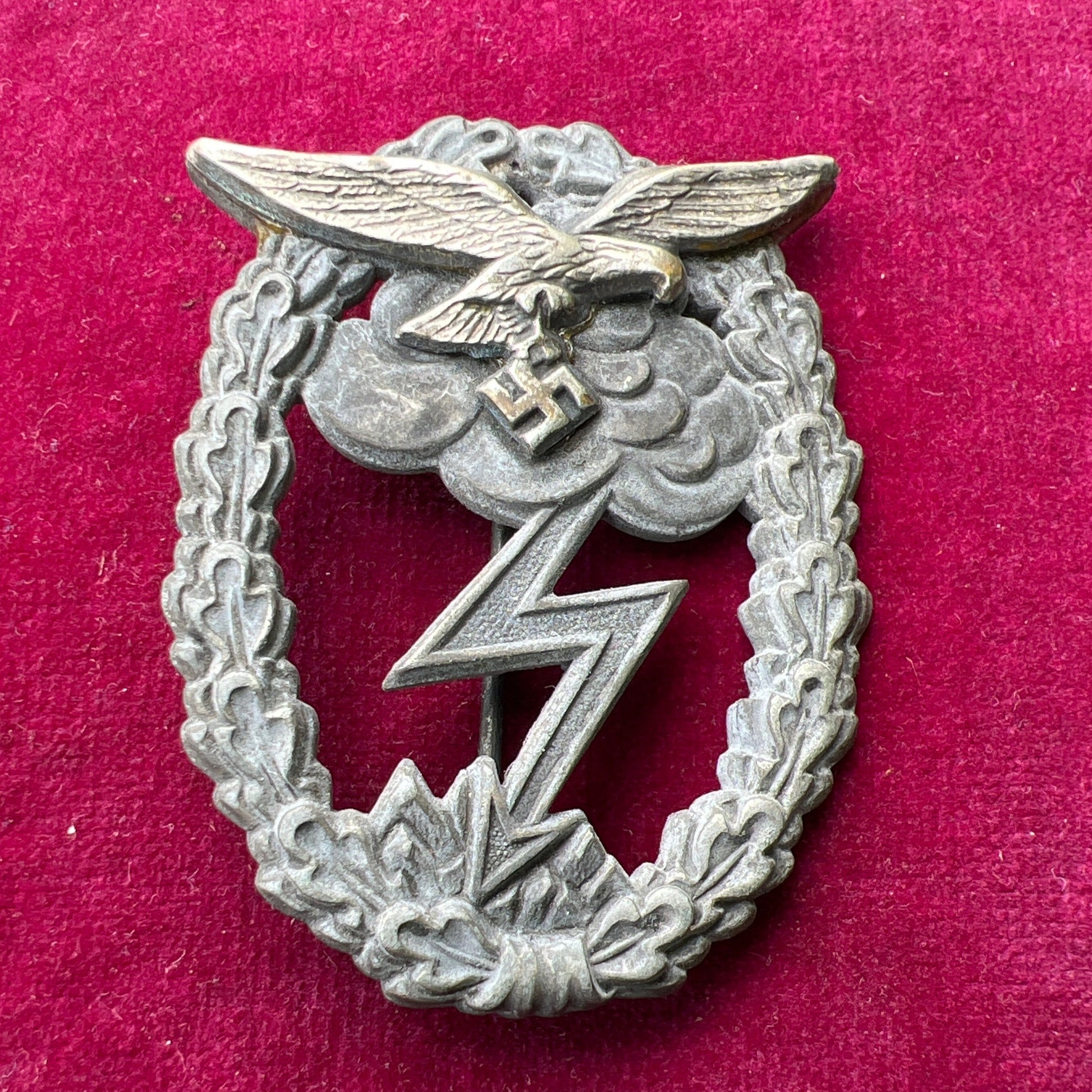 Nazi Germany, Luftwaffe Ground Assault Badge, 2-piece, mid-war, unmark ...