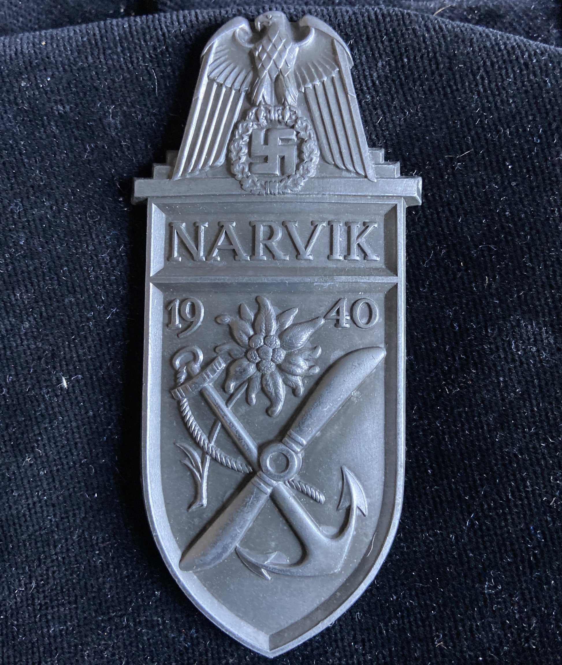 Nazi Germany, Narvik Shield, white metal for army or Luftwaffe, no bac ...